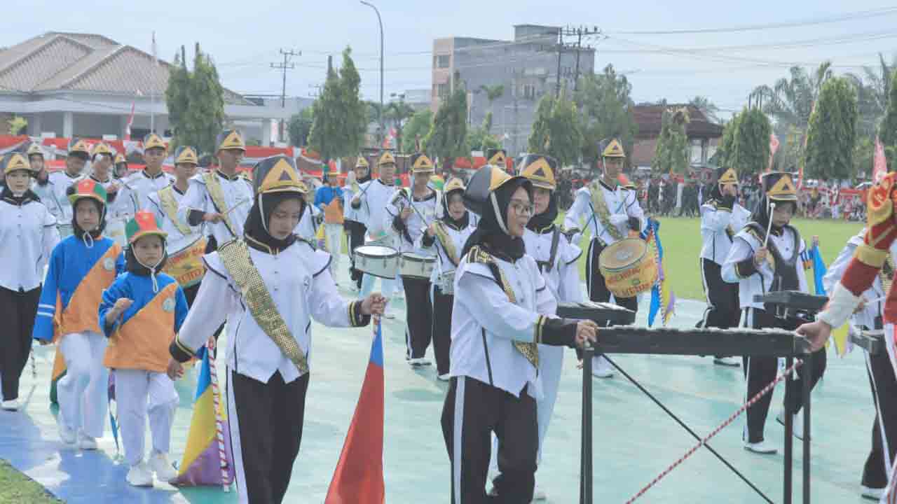 Marching Band SMA Muhammadiyah 1 Lubuk Linggau Tampil Memukau di Upacara Penurunan Bendera HUT ...