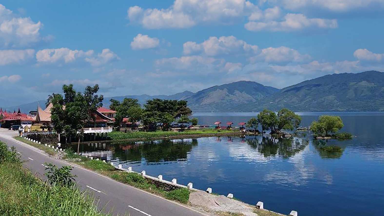 4 Danau di Sumatera Barat yang Wajib Dikunjungi