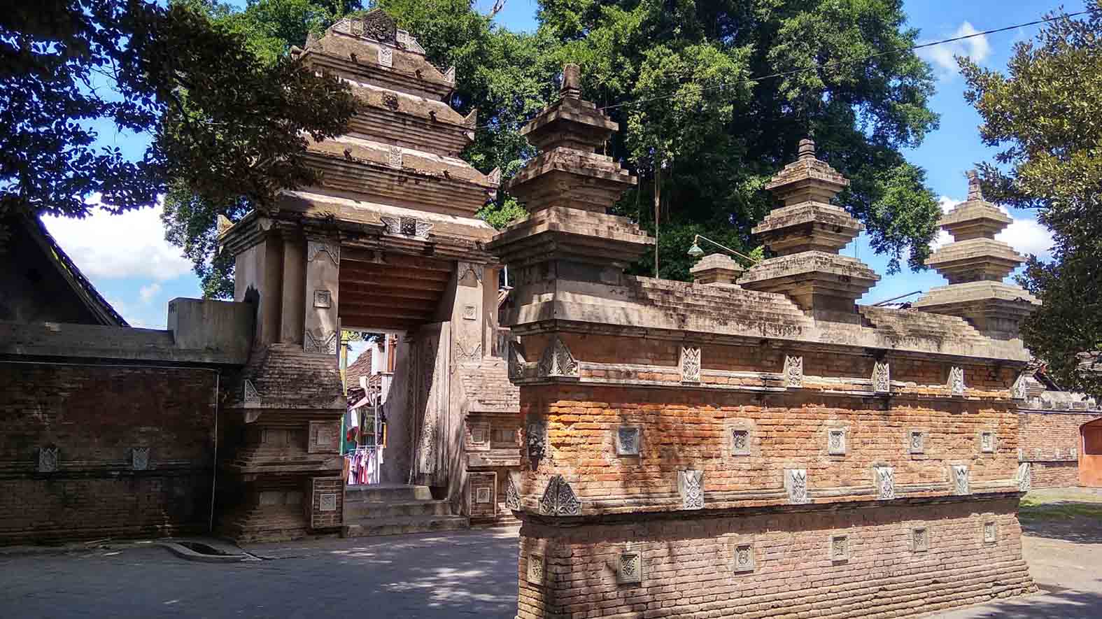 Destinasi Wisata Sejarah Paling Populer di Yogyakarta