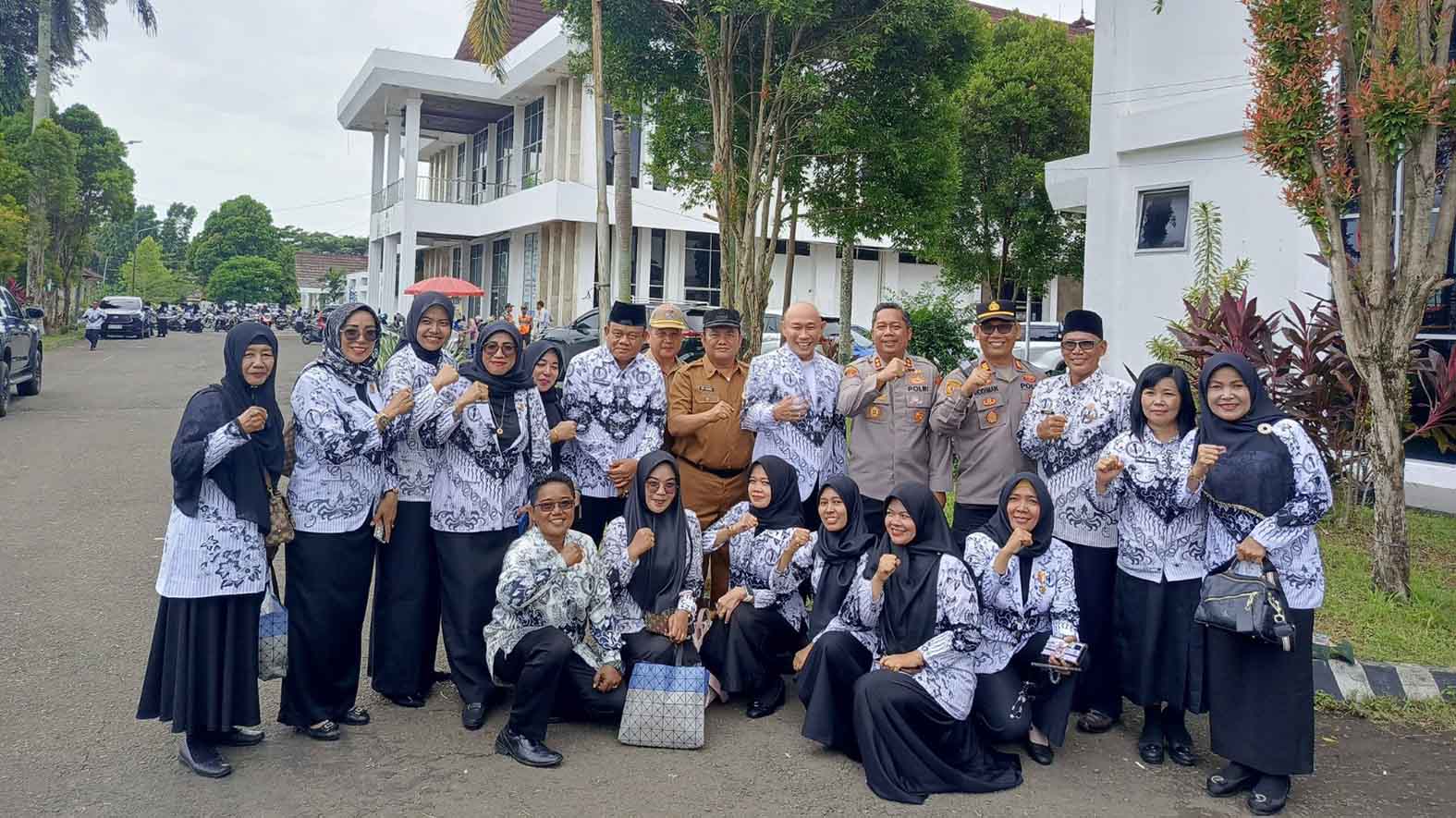 Peringatan HUT PGRI ke -80, ini Harapan Wali Kota Lubuk Linggau untuk Guru