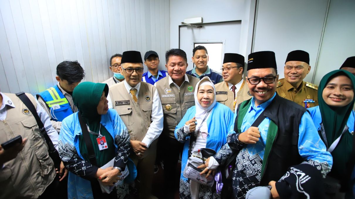 Gubernur Herman Deru Lepas Keberangkatan JCH Lubuk Linggau, Muratara ...