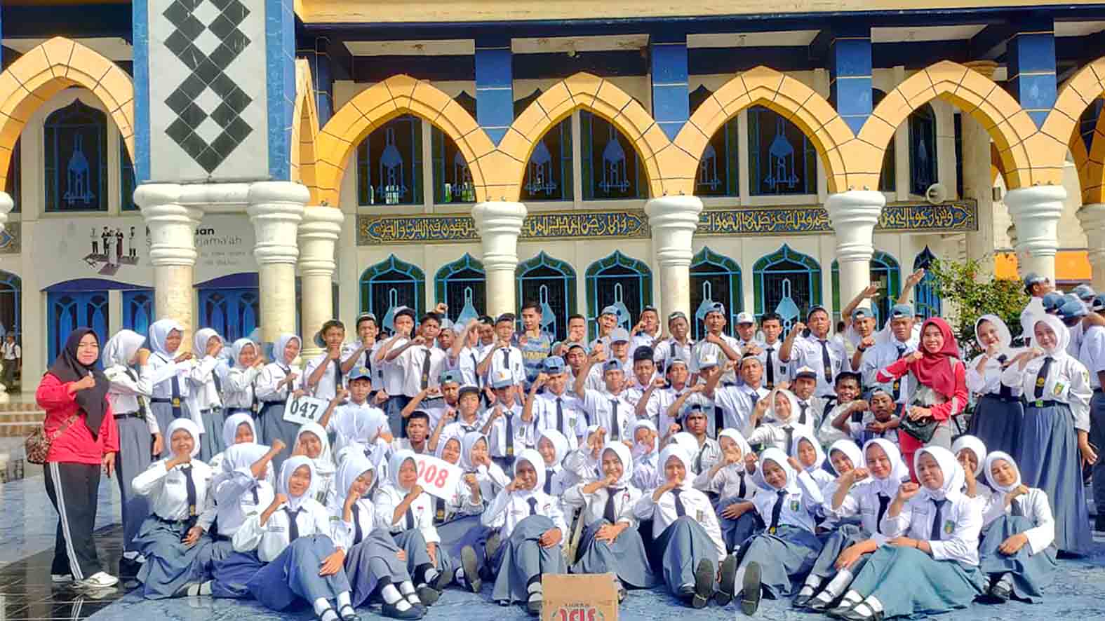 SMK Muhammadiyah Lubuk Linggau Tunjukkan Semangat Juang di Lomba Gerak Jalan HUT RI ke-80