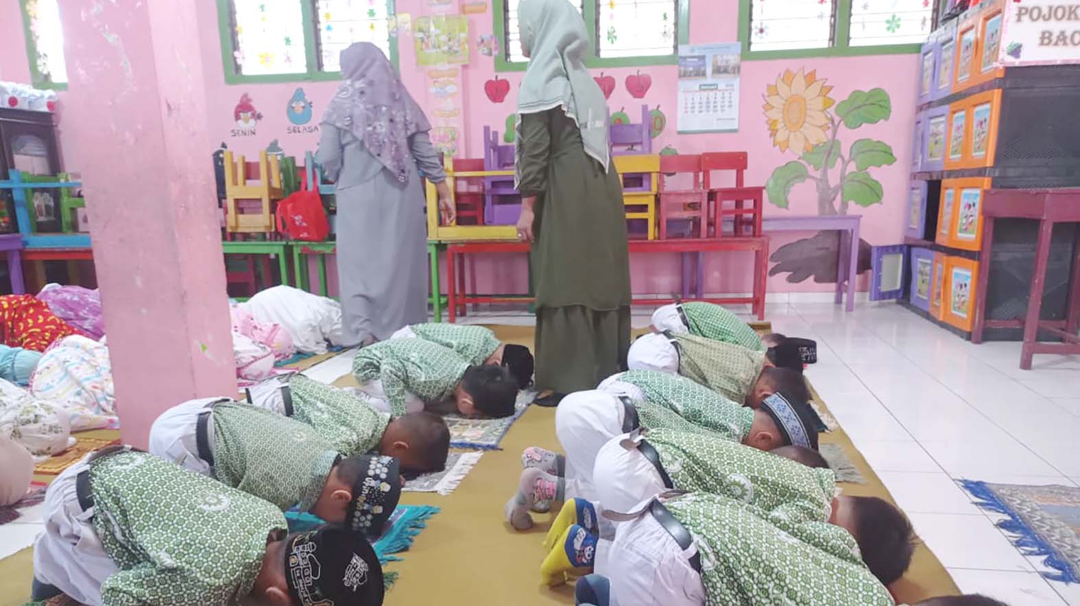 TK ABA 1 Lubuk Linggau Tanamkan Nilai Islami Sejak Usia Dini: Kenalkan ...