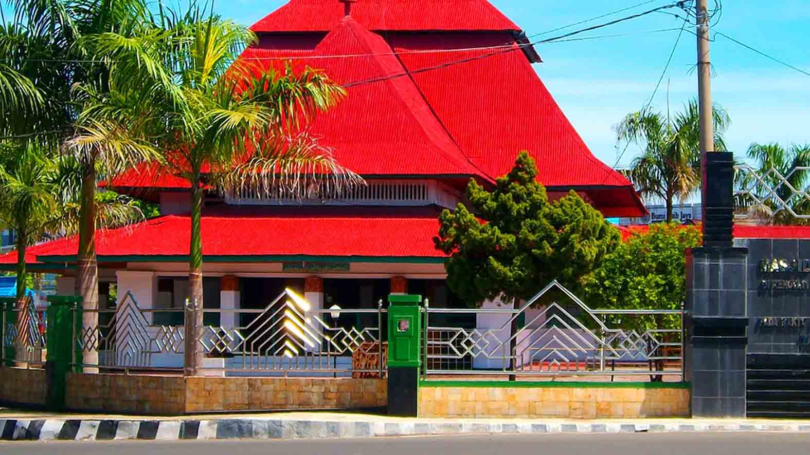 Lebih dari Sekadar Tempat Ibadah, Masjid Jamik Bengkulu Jadi Simbol ...