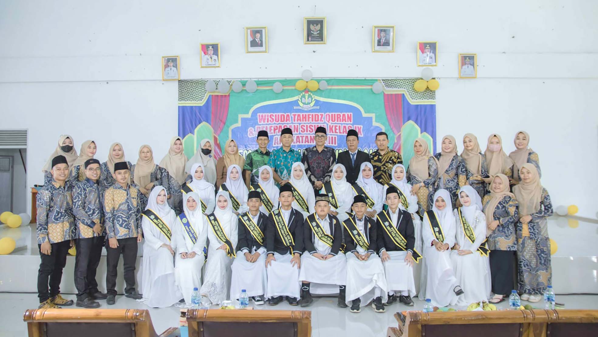 Cetak Generasi Qur’ani, SMPIT PGRI Lubuk Linggau Sukses Gelar Wisuda Tahfidz dan Pelepasan ...