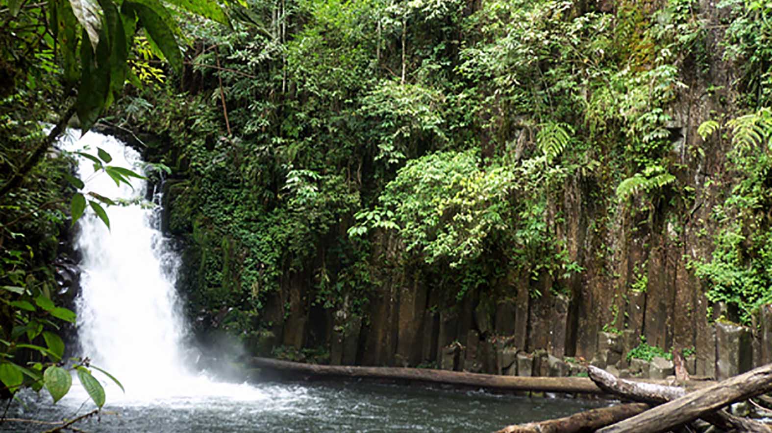 Air Terjun Batu Betiang : Keindahan Alam Tersembunyi di Rejang Lebong