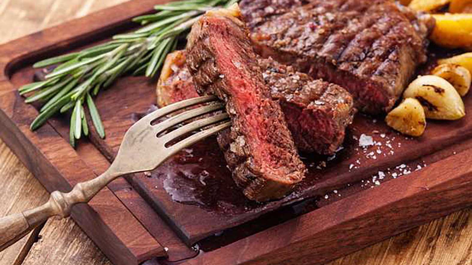 Daging jadi Menu Sahur Pertama, Ini Tips Memilih dan Cara Mengelolahnya