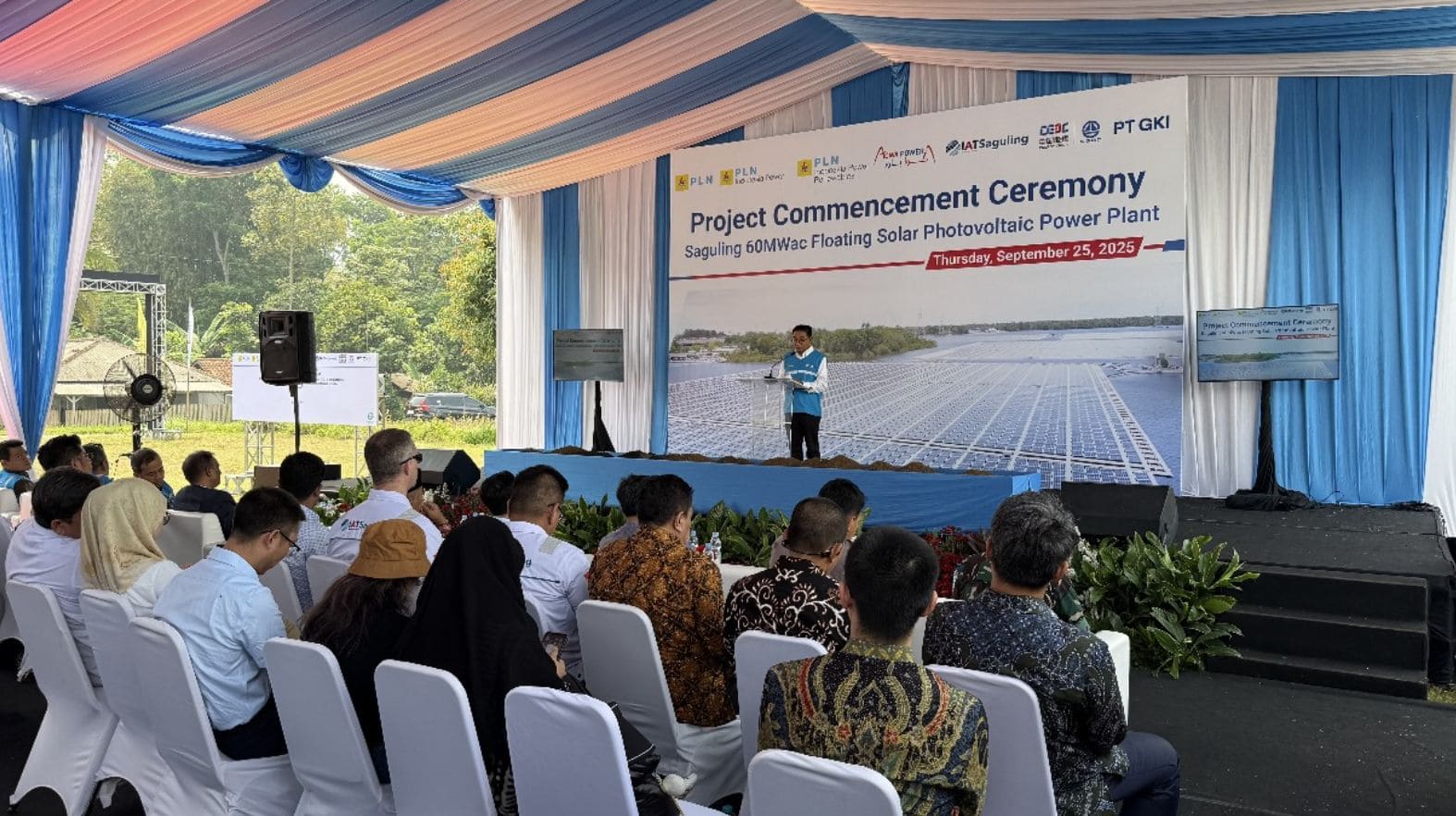 PLN Mulai Bangun PLTS Terapung Kapasitas 92 MWp di Waduk Saguling, Jawa ...